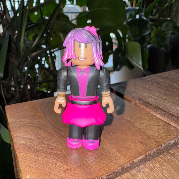 roblox | Toys | Roblox Celebrity Collection Series 2 Zoey The ...